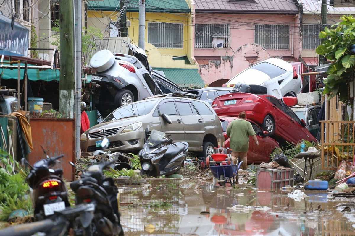Typhoon Kalmaegi leaves at least 26 dead in Philippines, with survivors ...