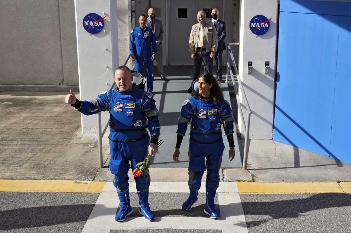 Boeing's first astronaut flight called off at the last minute in latest ...