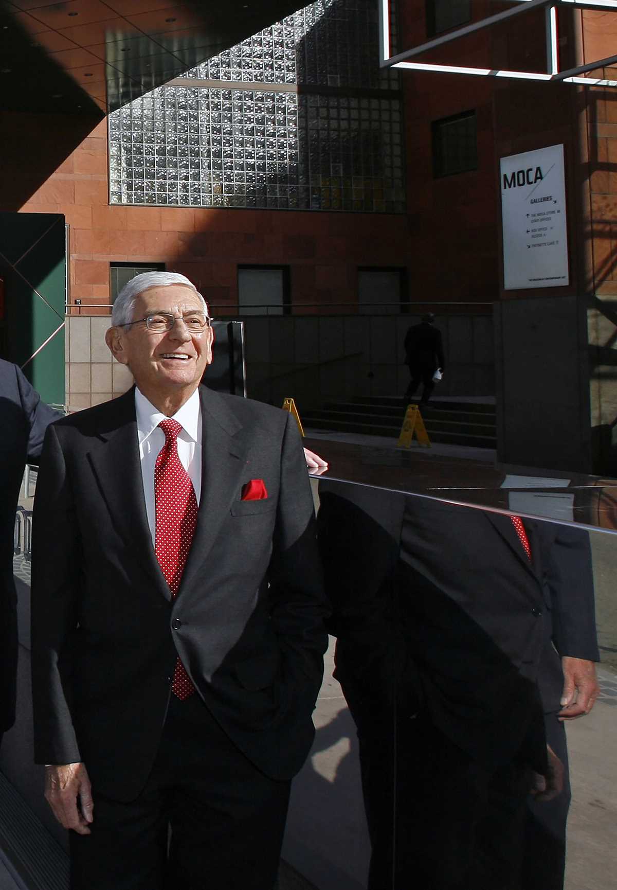 Eli Broad, billionaire entrepreneur who reshaped LA, dies