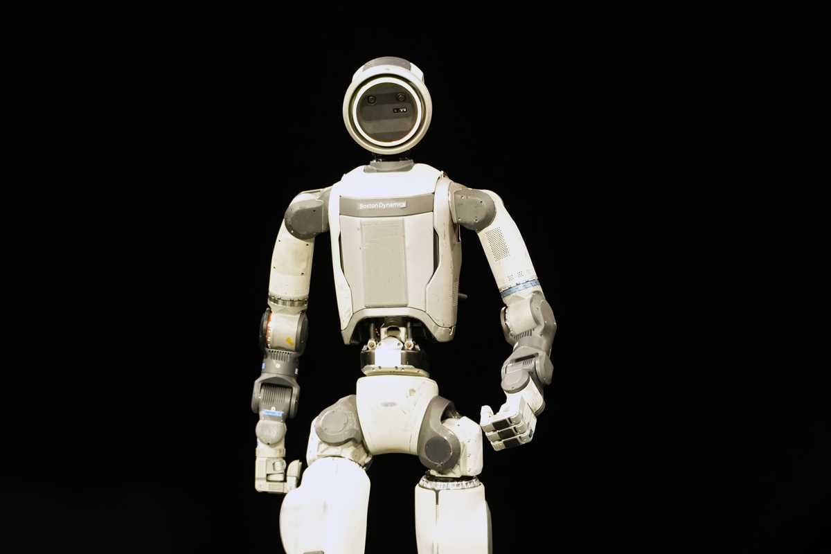 Hyundai and Boston Dynamics unveil humanoid robot Atlas at CES