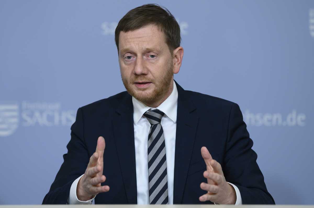 German states tighten virus rules as pandemic battle falters