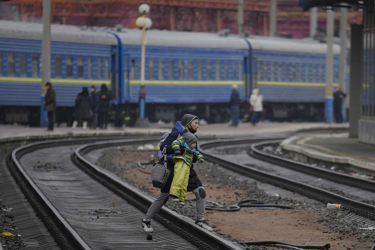 Live updates: Kremlin tightens grip on Ukraine war coverage