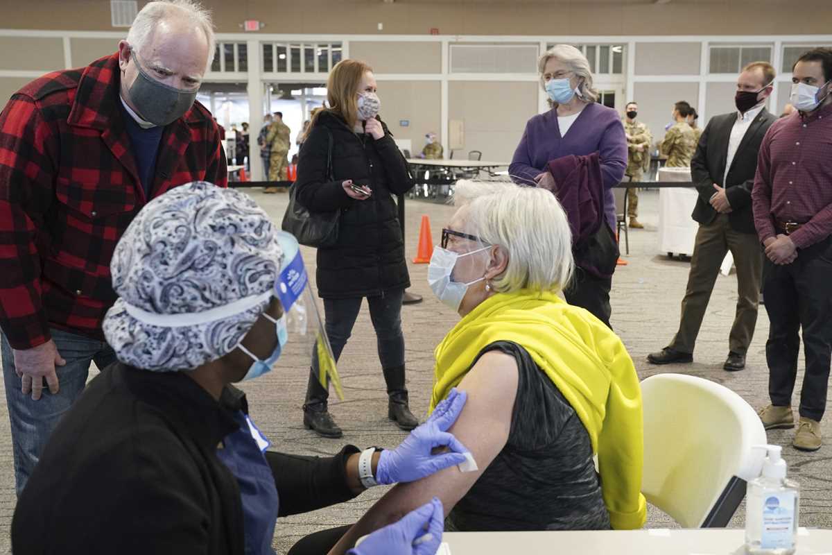 The Latest: Minnesota officials urge proper mask wearing