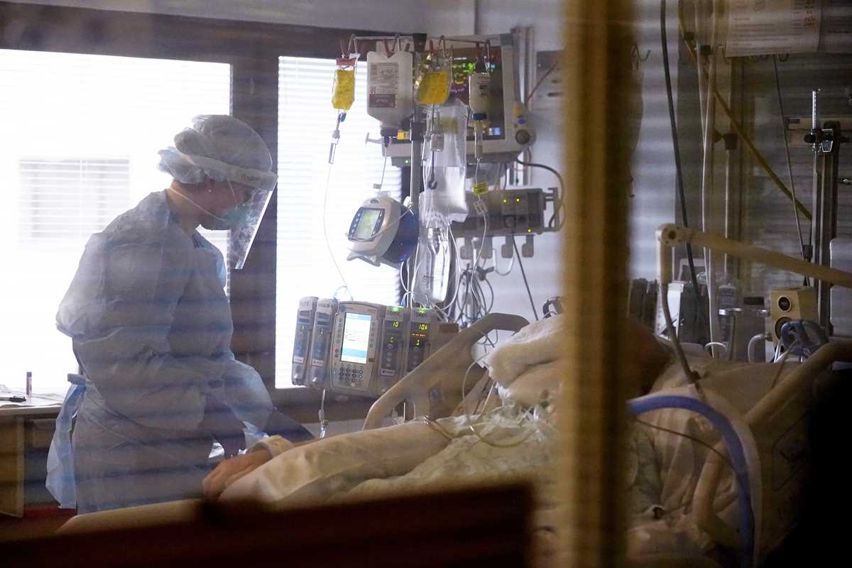 VIRUS TODAY: COVID-19 cases down as US ends deadliest month